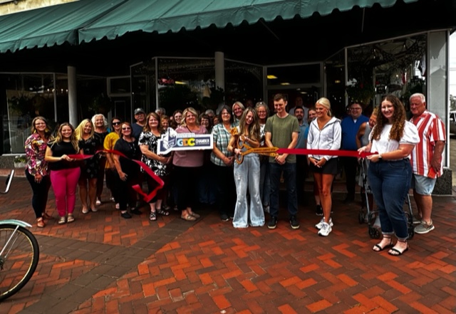 Pickers Paradise Greensburg celebrates – WTRE Radio